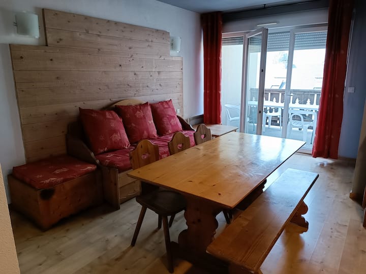 Logement Au Pied Des Pyrénées Avec Piscine - Bagnères-de-Luchon