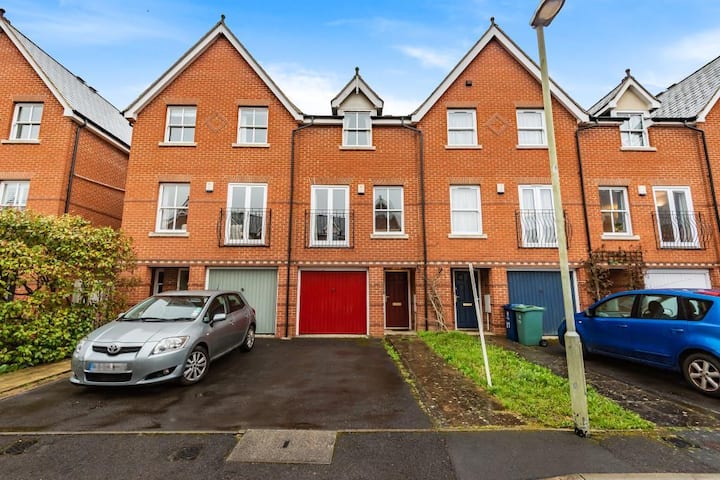 Bright & Spacious House For Up To 6 In Oxford - Oxford