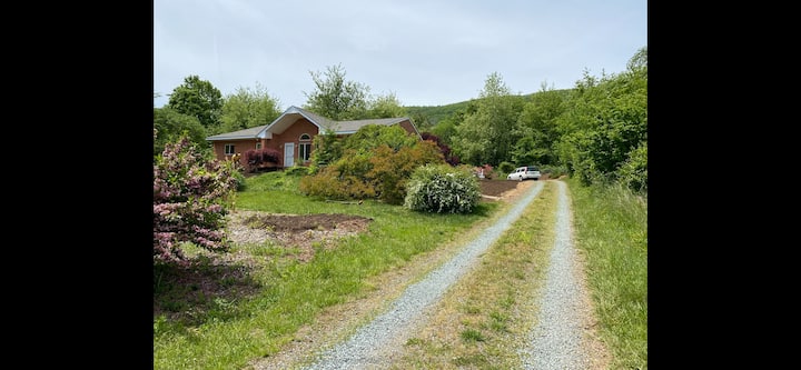 Peaceful Home Near Afton Wineries And Wintergreen - Waynesboro, VA
