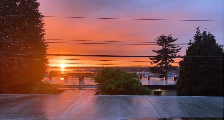Updated Townhouse With Great Views & Location - Bellingham, WA