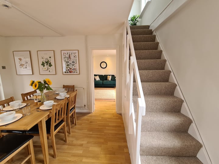Spacious And Bright Three Bedroom Cottage - Hereford