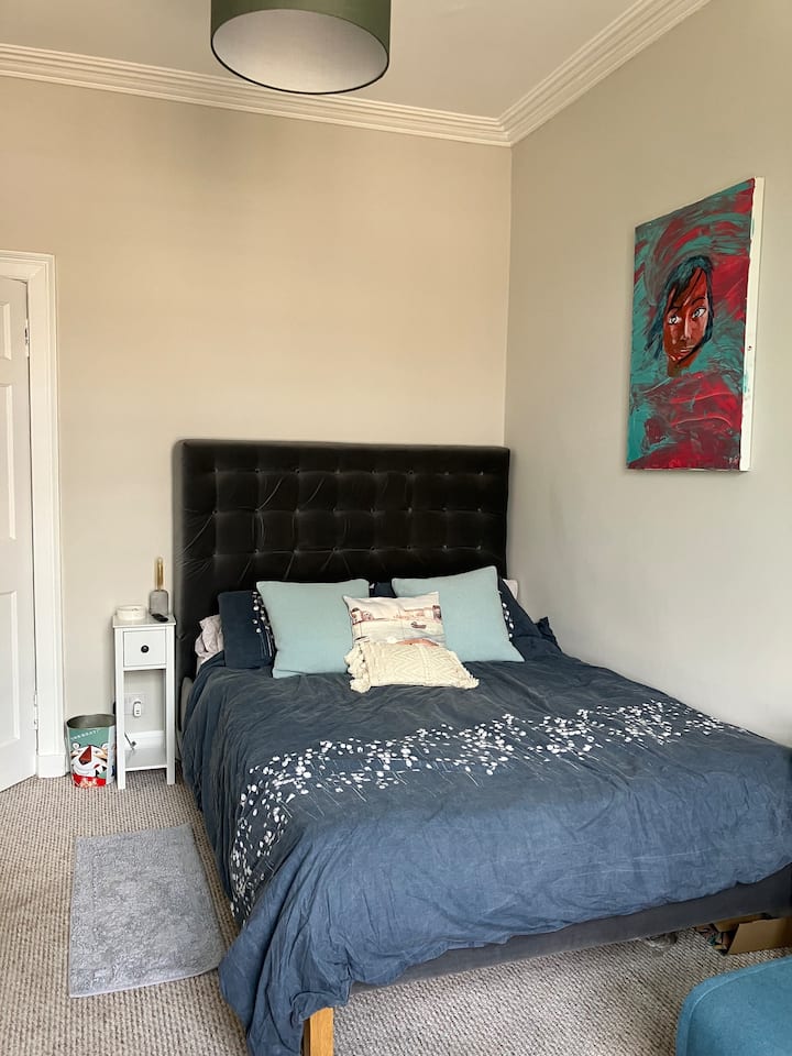 Private, Large Bedroom In Central Edinburgh - Edinburgh