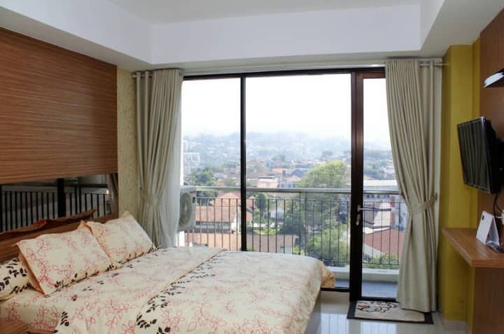 Beverly Dago Apartment - Lovely Studio Room - Bandung
