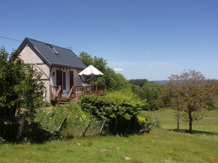 Maison De Vacances Avec Vue Sur 
       L'auvergne - Sainte-Fortunade