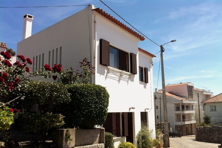 Cosy 3 Bedroom House Close To The Beach - Vila Praia de Âncora