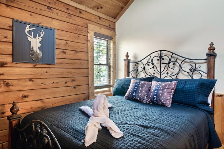 Sleeps 4, Warm & Inviting Cabin・grill・resort Perk - Pigeon Forge, TN