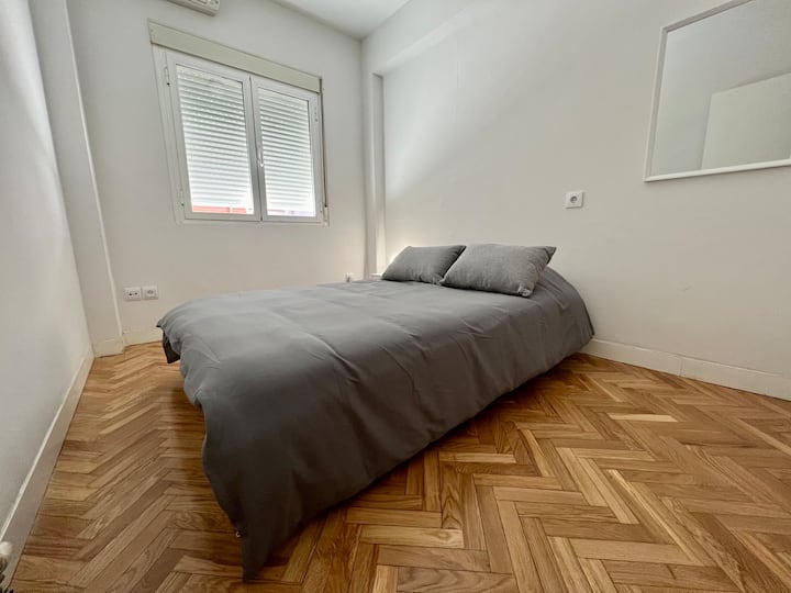 1 Person Cozy Bedroom In Modern Flat Best Location - Madrid