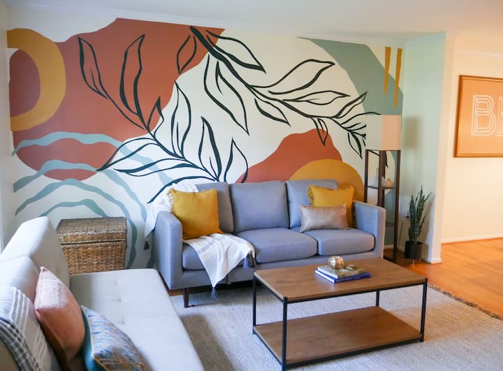 3 Bed Stylish, Bright, Peaceful South Durham Home - Durham, NC