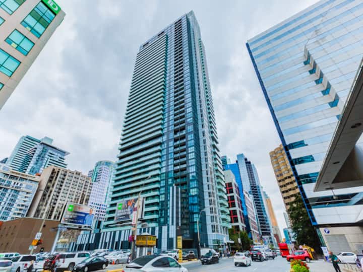 Downtown Toronto Condo,tiff,cn Tower,mtcc,bluejays - Toronto
