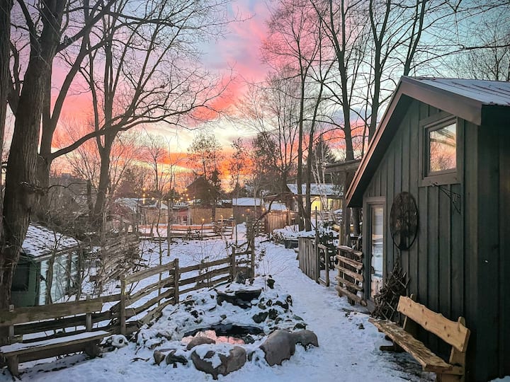 Tranquil Tiny House Retreat 4-season Radiant Floor - Guelph