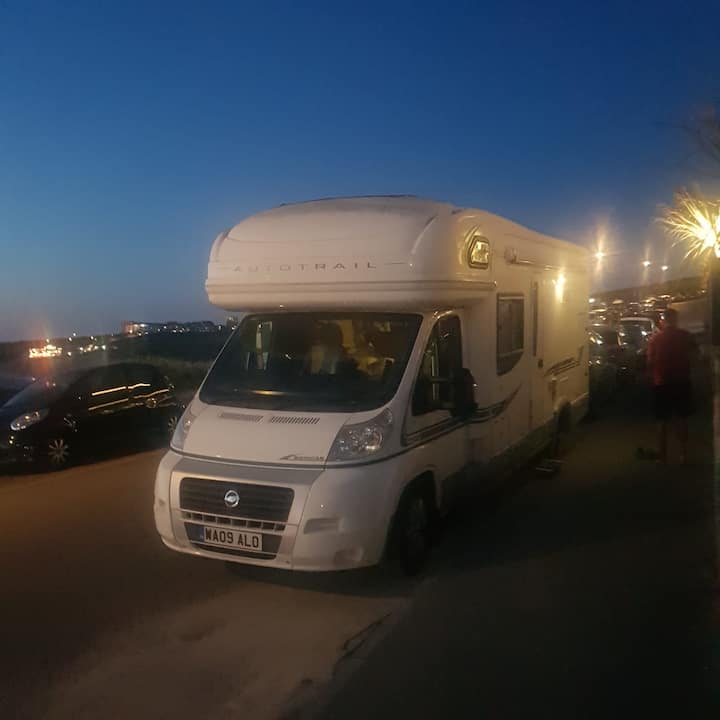 Off Grid Motorhome 4 Berth Located In Newquay - Perranporth