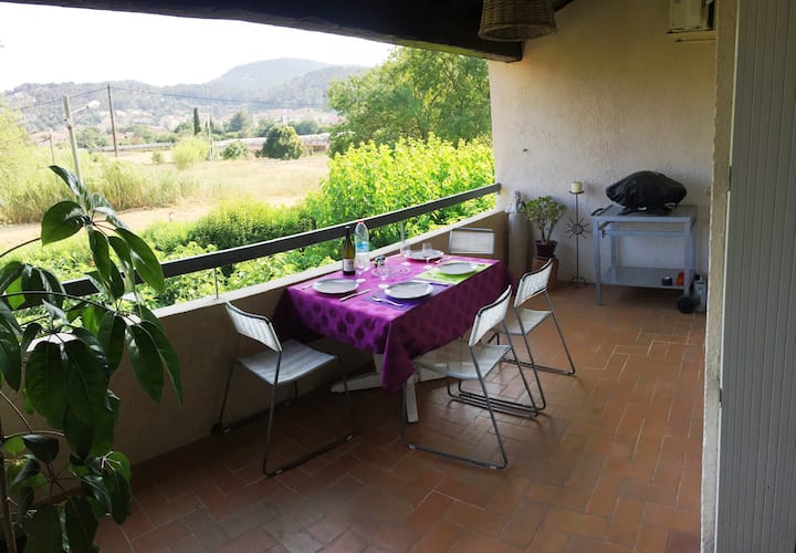 Très Beau T3 Au Calme Et Idéalement Situé à Hyères - Porquerolles