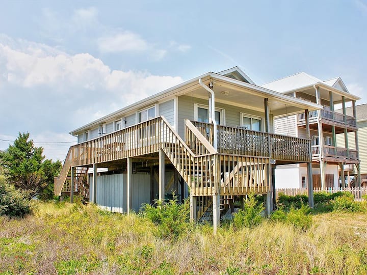 Cozy Beach Cottage, Porch Swing, Easy Beach Access - Topsail Beach, NC