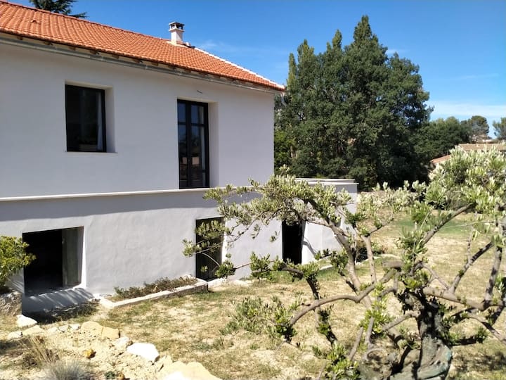 Cheerful 3-bedroom Villa With Parking On Premises - Vaison-la-Romaine