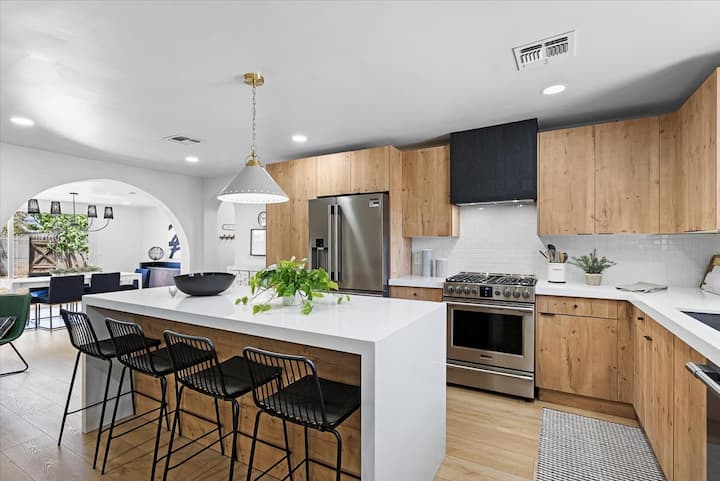 1 Min Walk Dt Gilbert - 4 Bedroom Retreat - ギルバート, AZ