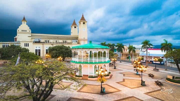 Downtown Apt · Walk To Beach · Rooftop Views - Puerto Plata