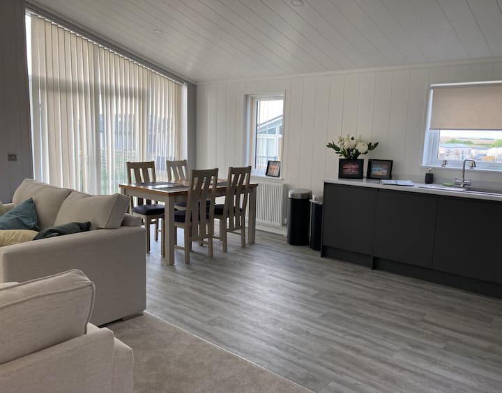 Beach Base Lodge, Padstow Cornwall - Saint Merryn