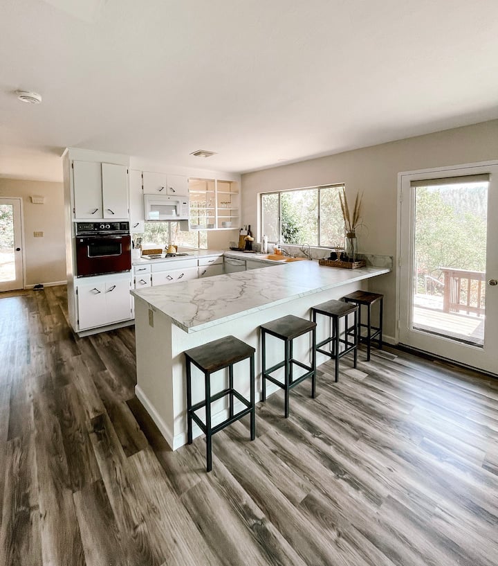 Private Mountain Home 5 Minutes From Town - Calistoga, CA