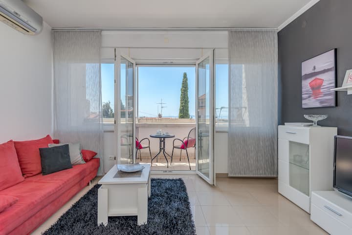 Seaview Apartment In City Centre - Split