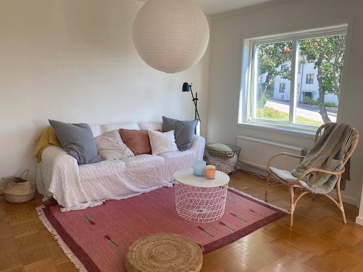 Sommarhus Vid Havet Med Härlig Trädgård - Lysekil