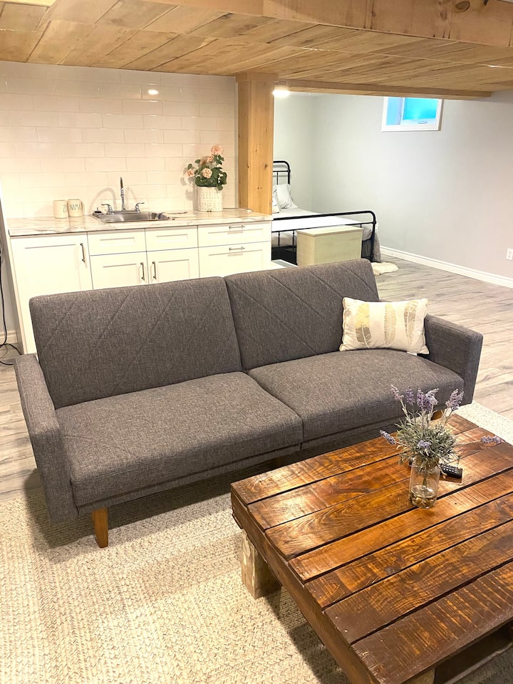 Cozy , 1 Bed Basement Suite With Claw Tub 🛀 - Port Elgin