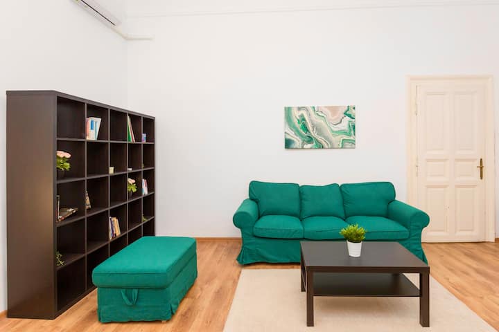 Grand Stay In The Vibrant City Center W/ac - Budapest