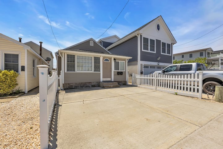 Twin Cozy Coastal Cottages | Steps From The Beach - Toms River, NJ