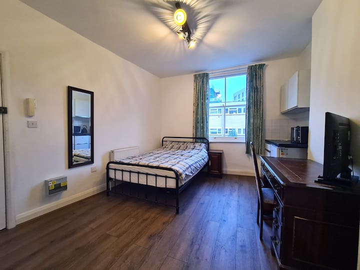 Superior Double Room With En-suite & Kitchenette - Londra