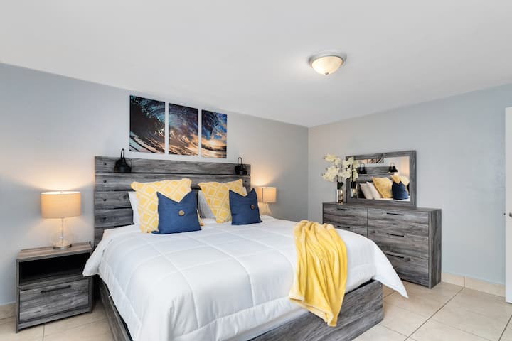 ~ Beach Short Walk | Pool | Gym - Satellite Beach, FL