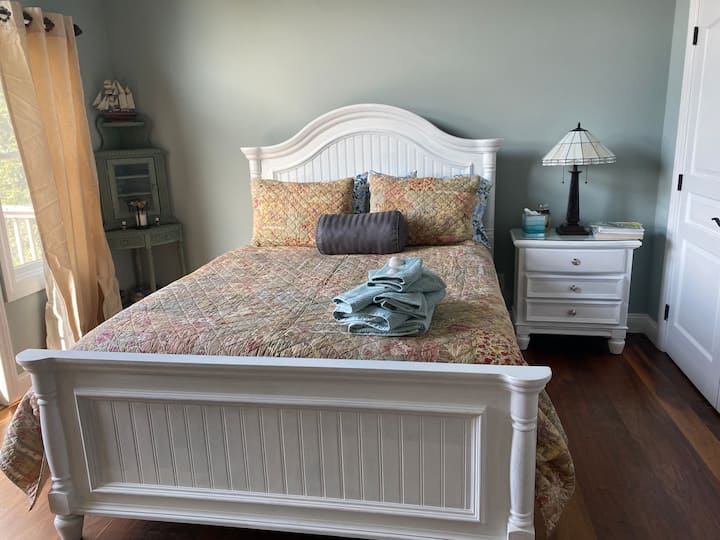 Private Hampton's Retreat Guest Room 2 - The Hamptons, NY