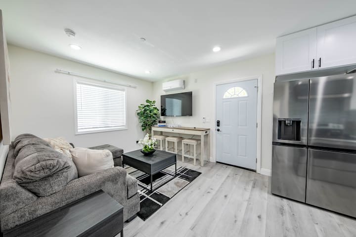 10 Mi. To Dtla Cozy 2bd,btw Disneyland & Hollywood - Monterey Park, CA