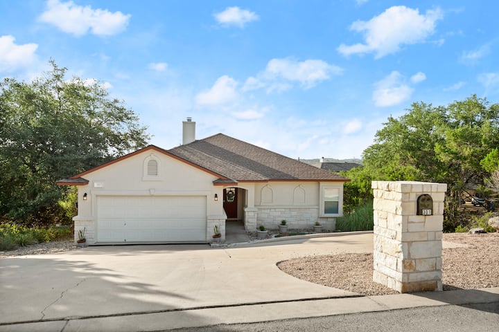 Lake Travis Private Access+ Golf Cart+pickleball - Lakeway, TX