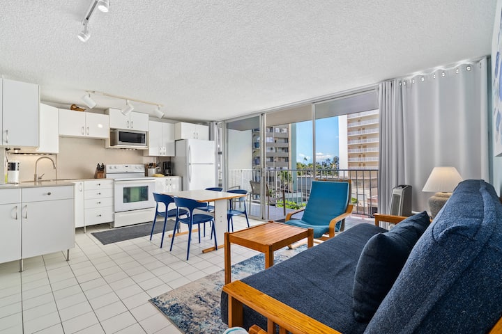 Twp 505 Spacious 1 Bedroom Condo W/full Kitchen - Honolulu, HI
