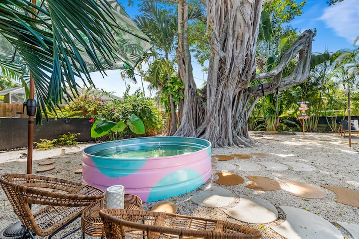 Banyan Retreet: A Stylish Beach House Near Marina - Boynton Beach, FL