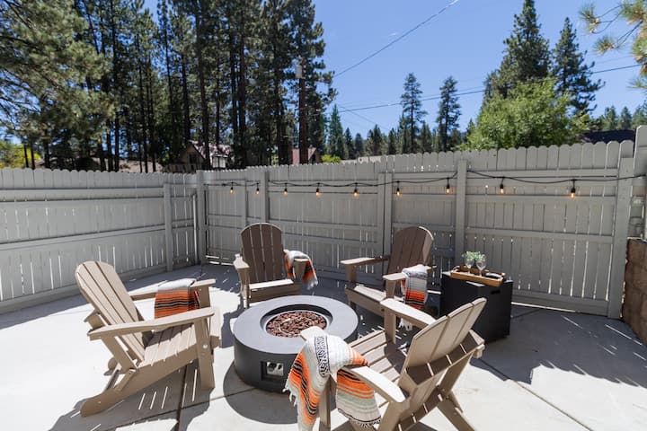 Beautiful & Spacious Cabin In Central Big Bear! - Big Bear Lake, CA