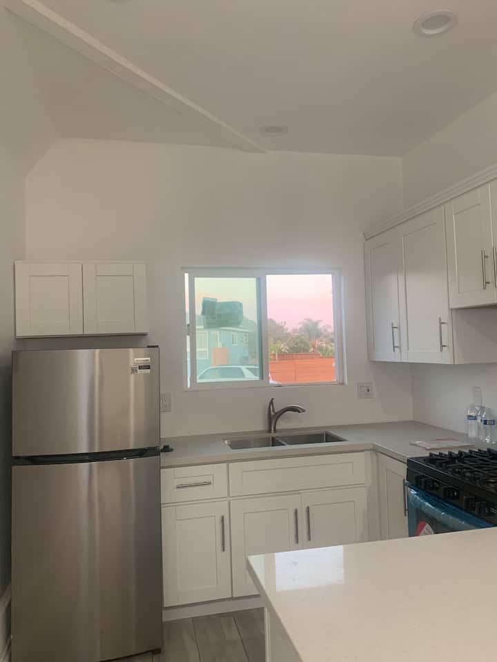 Adorable One Bedroom And Free Parking - 스프링 밸리