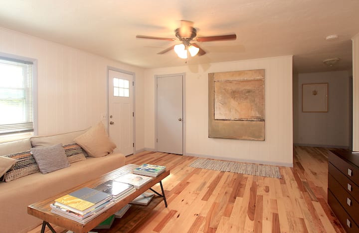 Charming House 1 Mile From Flintfields Show - Bonobo Winery