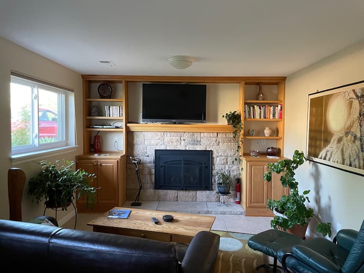 South Boulder Sweet (Suite)  
Relax, Work, Enjoy! - Boulder, CO