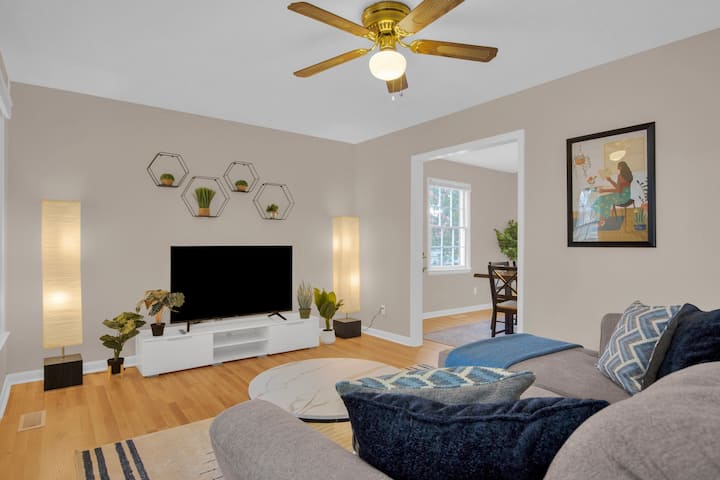 Charmingly Renovated Central Modern Spacious Home - Fayetteville, NC