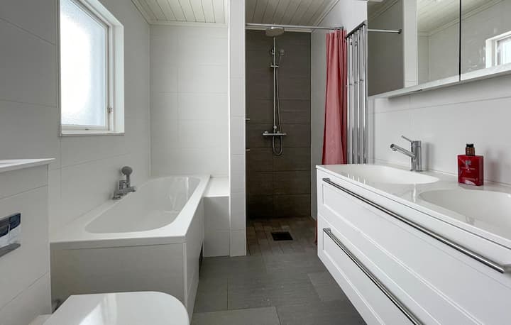 Central Familjevilla Med Stor Solig Trädgård - Karlstad