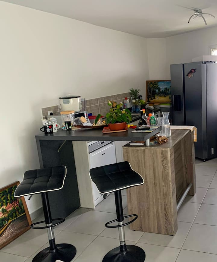Chambre Privée Petit Frigo, Une Nuitée Possible! - Fort-de-France