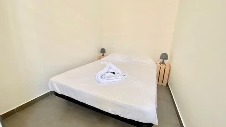 Appartement Situé En Plein Coeur Du Vieux-nice - Nice