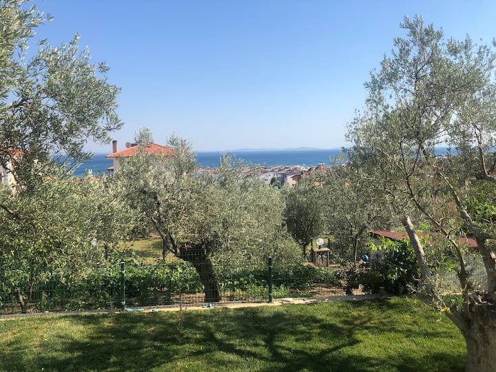 Altınoluk Deniz Manzaralı Bahçeli 2+1 Villa Katı - Altinoluk