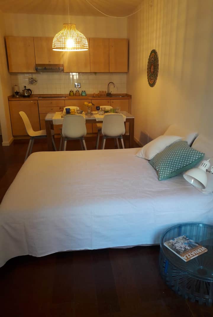 Lumarartistsuite-a Step From Piazzetta And The Sea - Vernazza