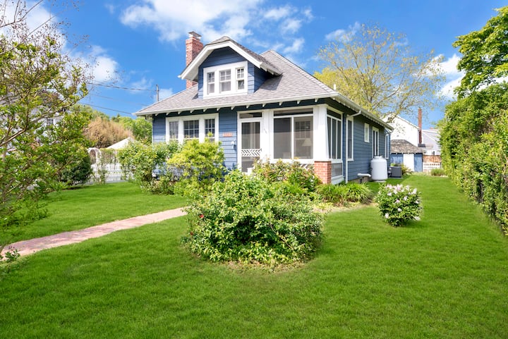 Craftsman Cottage In Greenport Village - The Hamptons, NY