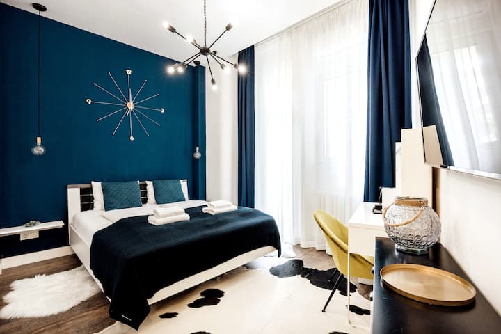 De Luxe Studio With Balcony In The Absolute Center - Budapest