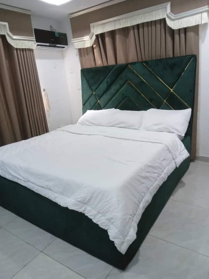 Entire Home/flat - 3 Beds Apt With Balcony In Ikj - Lagos