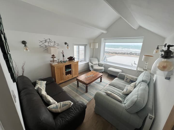 Beautiful Seaside House On The Beach - Borth