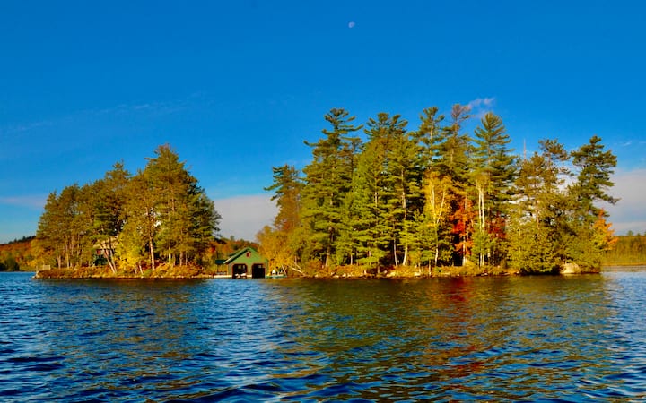Stay On Your Own Island. Awe Inspiring! - Saranac Lake, NY