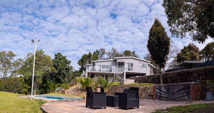 Stunningly Decorated Home With Breathtaking Views! - Zimbabwe